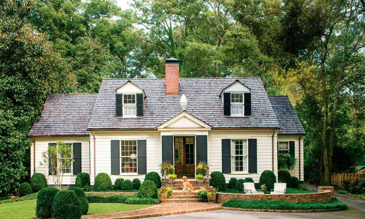 Poor Old Lady Gets Evicted But Her Landlord Sees Her Later At A Family ...